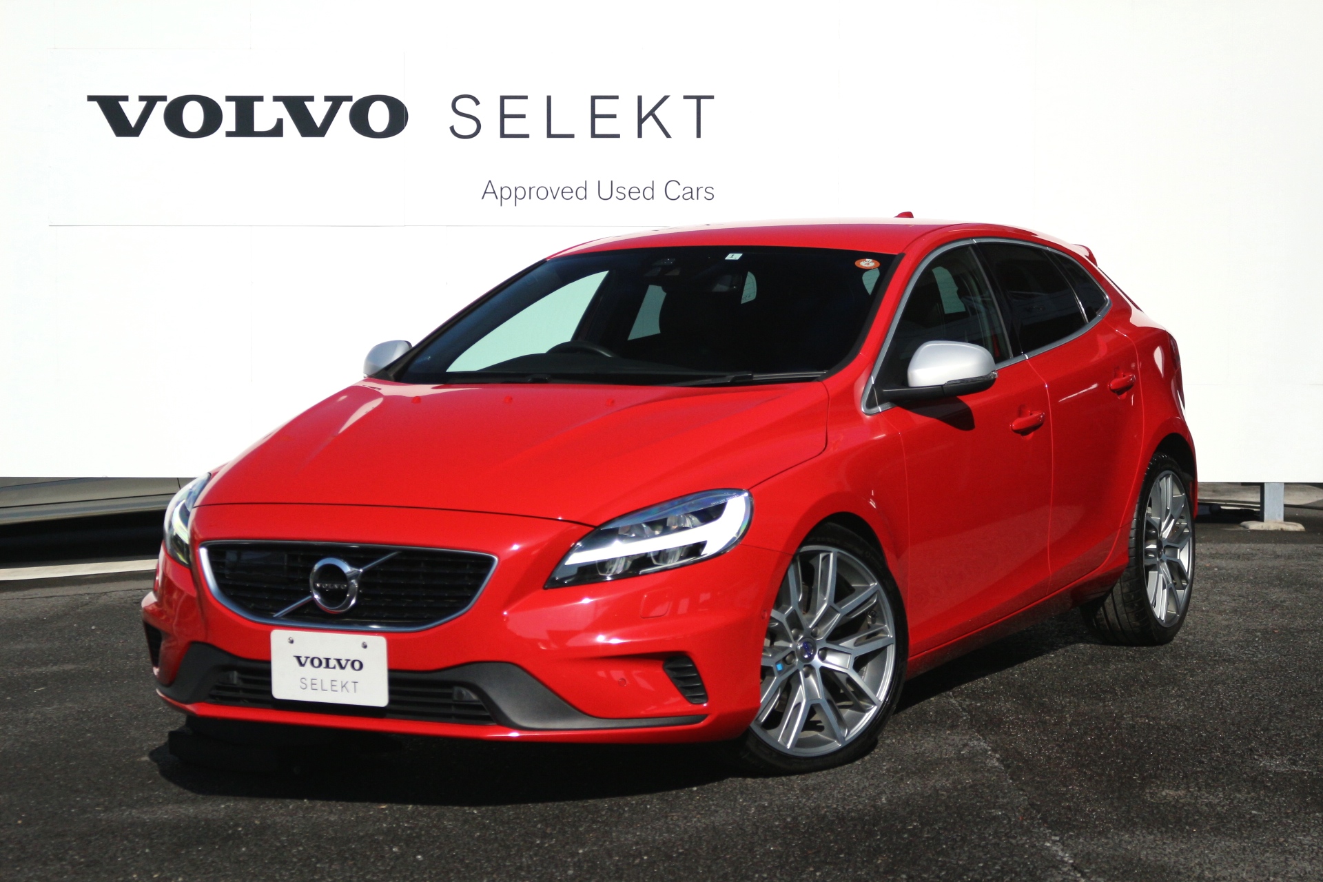 【認定中古車】V40 D4 TUNED BY POLESTAR パッションレッド | ボルボ・カー 市川